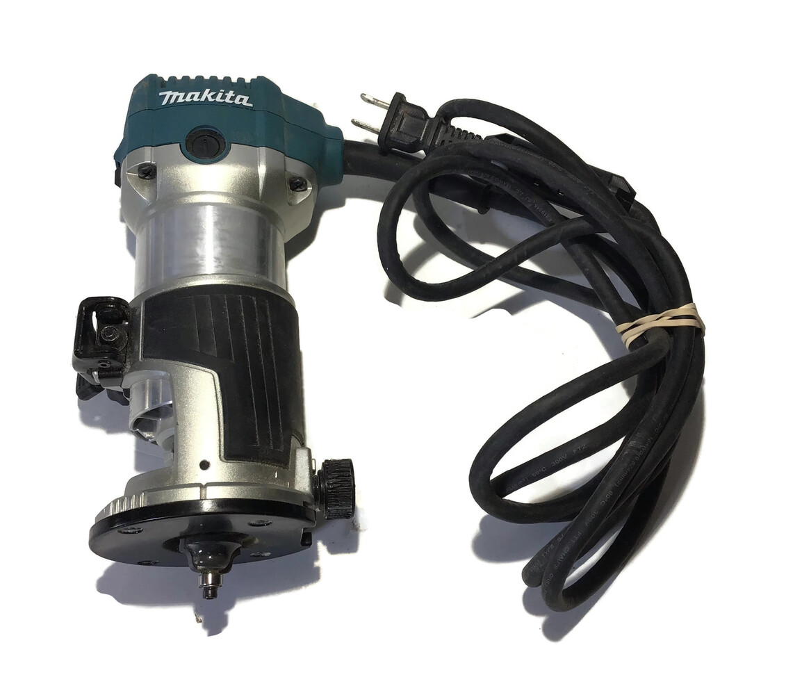 Makita RT0701C 1-1/4 HP Compact Router | USA Pawn