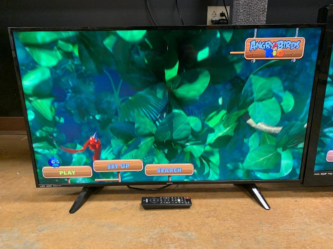 39" Emerson LC391EM3 LED TV- Non Smart | USA Pawn