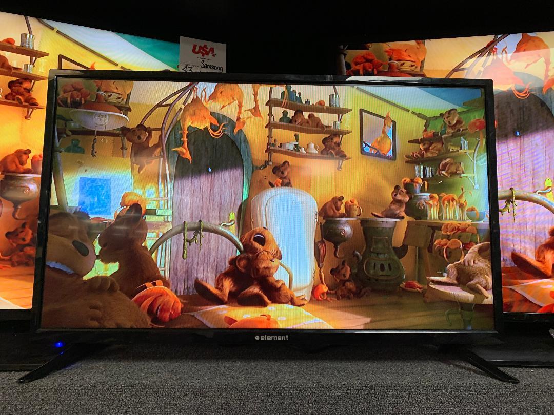 32" Element ELEFW328 LED TV- Non Smart | USA Pawn