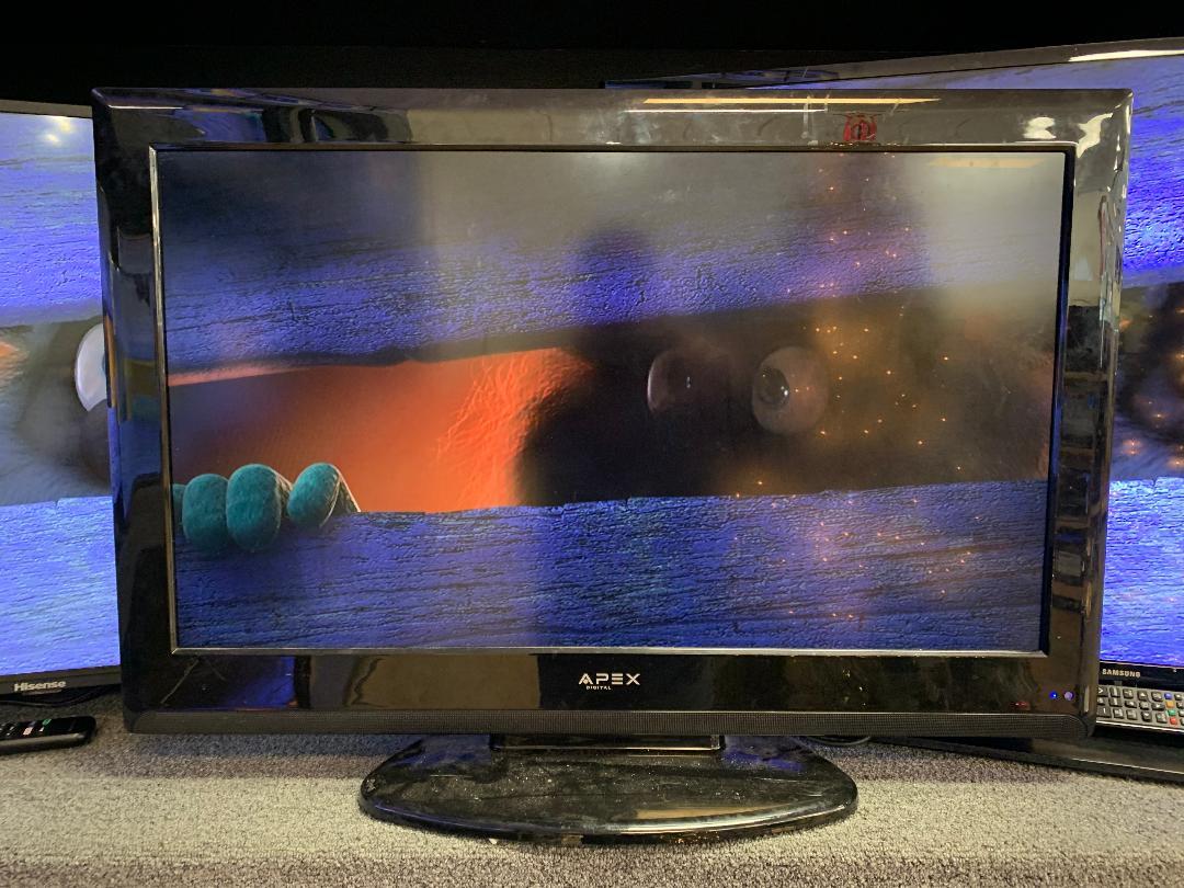 32" Apex LD32887 LCD TV- Non Smart | USA Pawn