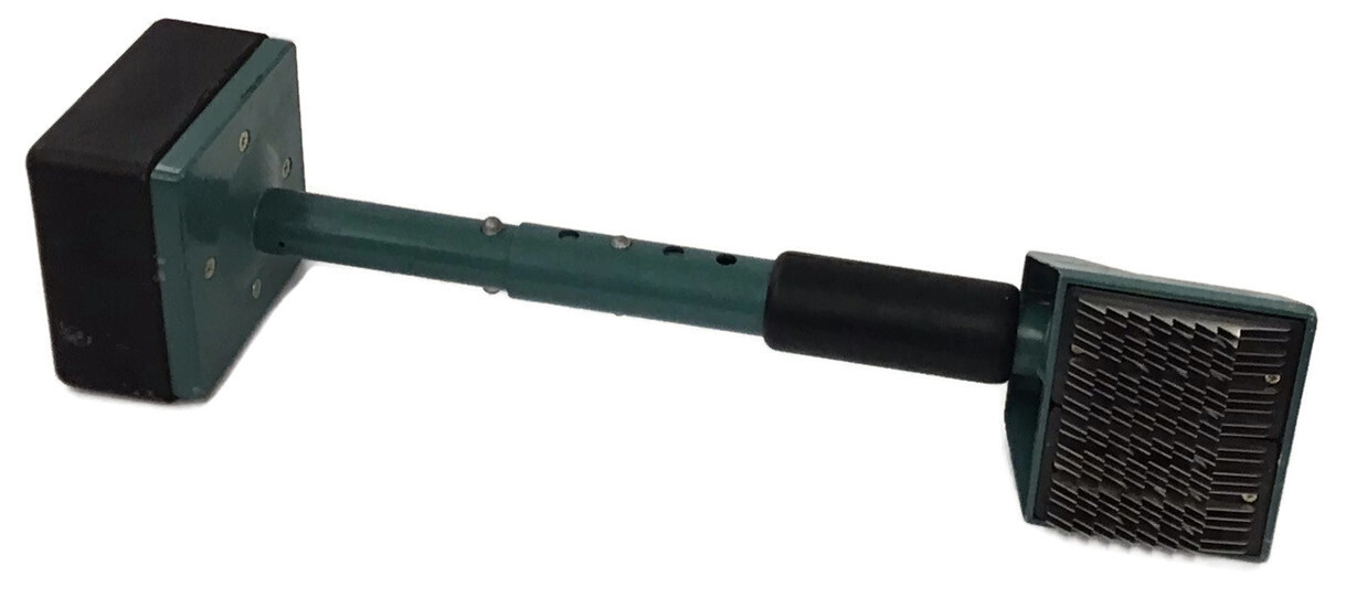 Deluxe Knee Kicker Carpet Installer With Extendable Handle | USA Pawn