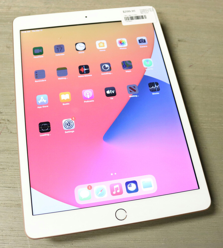 Apple MYLC2LL/A 8th Generation 32GB Ipad- Rose Gold | USA Pawn