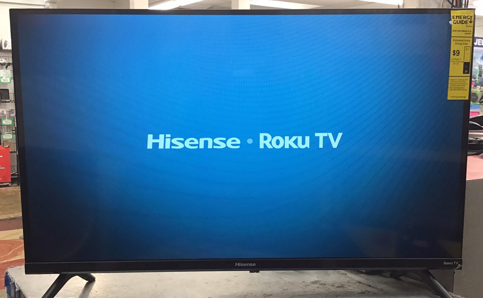Hisense 32 inch roku tv 32H4030F3 | USA Pawn