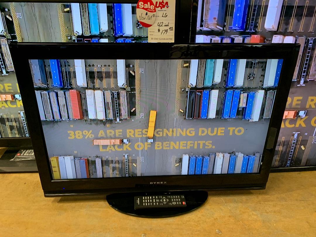 32" Dynex DX32L LCD TV- Non Smart | USA Pawn