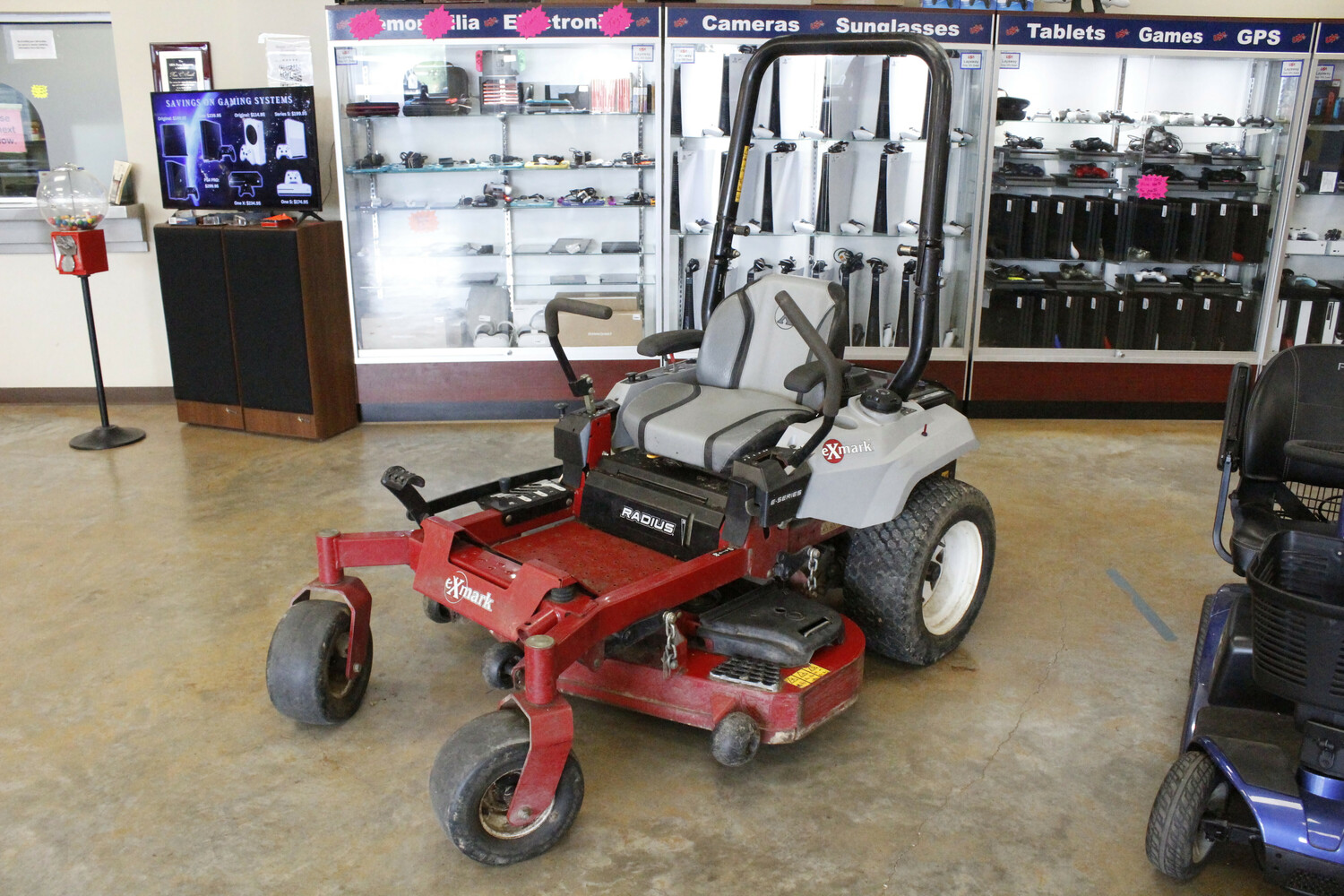 Exmark Radius 48" Cut Zero Turn Professional Landscaping Lawn Mower ...