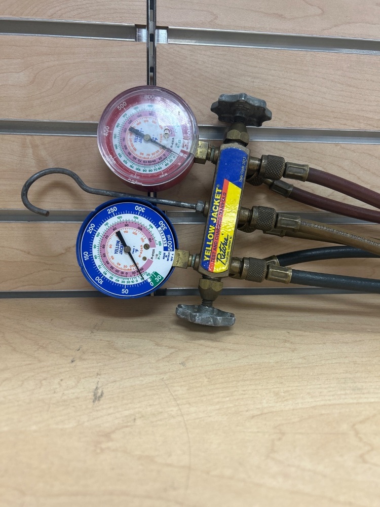 Yellow Jacket AC Manifold Gauge Kit | USA Pawn