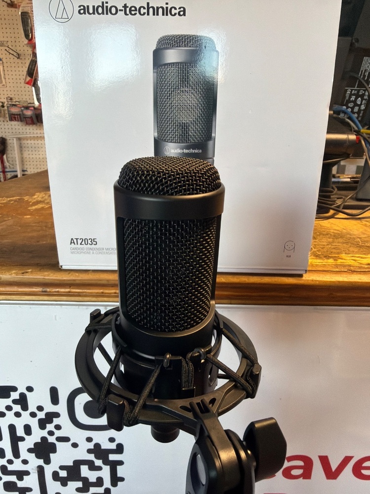 AUDIO TECHNICA AT2035 MIC AND STAND | USA Pawn